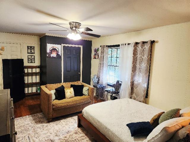 Furnished Room in Peaceful Home_All Utilities Inc