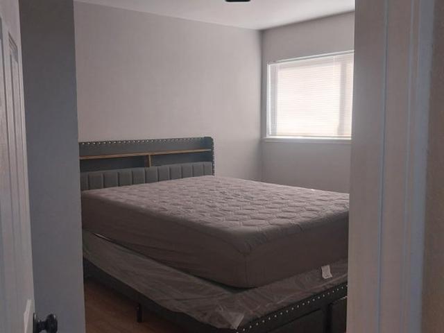 Furnished Room in Quiet Riverside Home