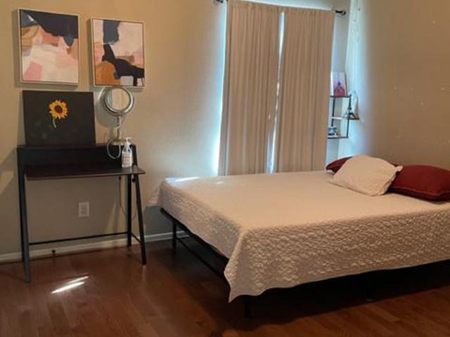 Furnished Room in Quiet Rosenberg Home