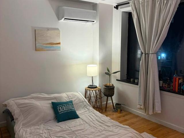 Furnished room in rego park