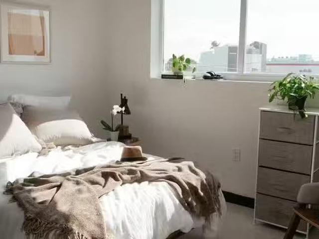 Furnished Room in Shared 4 Bed 2 Bath