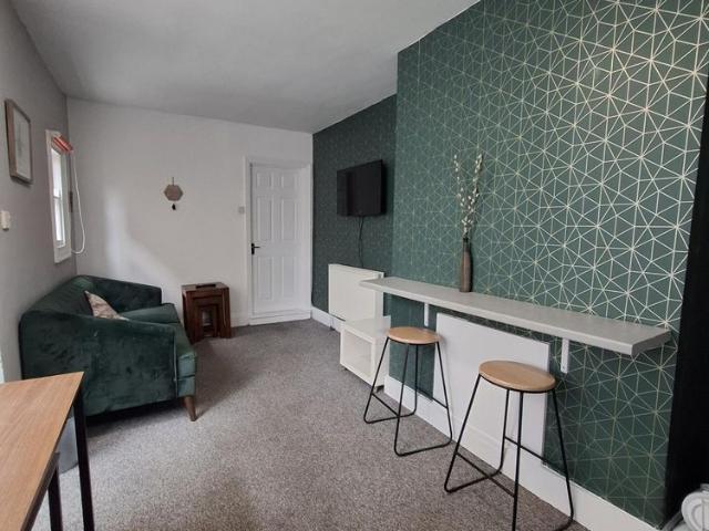 Furnished Room | Legsby Avenue, Grimsby