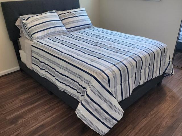 Furnished room located in quiet N Corona