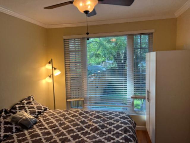 Furnished Room Near Metro