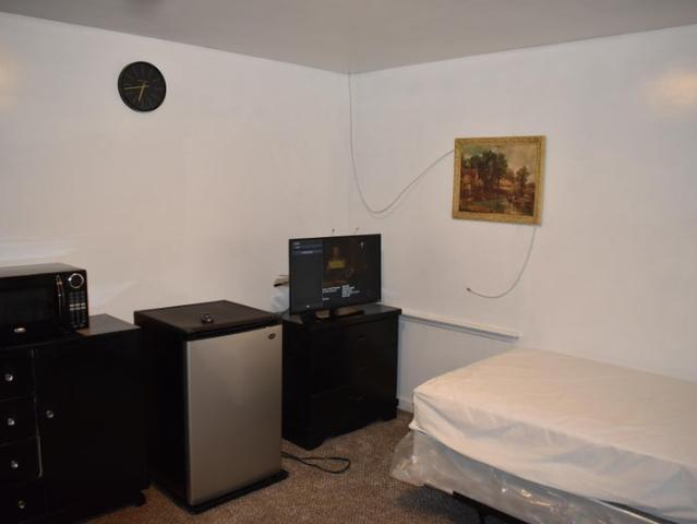 Furnished Room, Near T, Safe Quiet Neighborhood