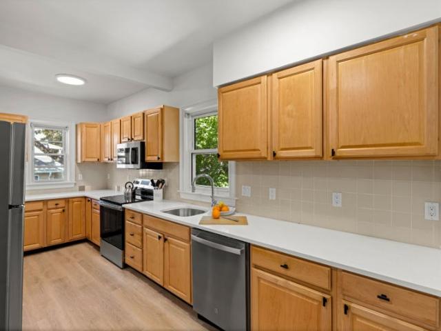 Furnished Room, Private Bath, New Reno