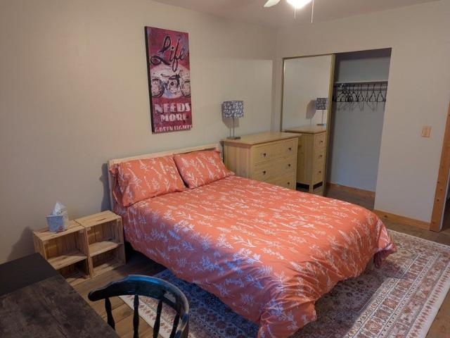 Furnished Room & Private BathroomUtilities Incl