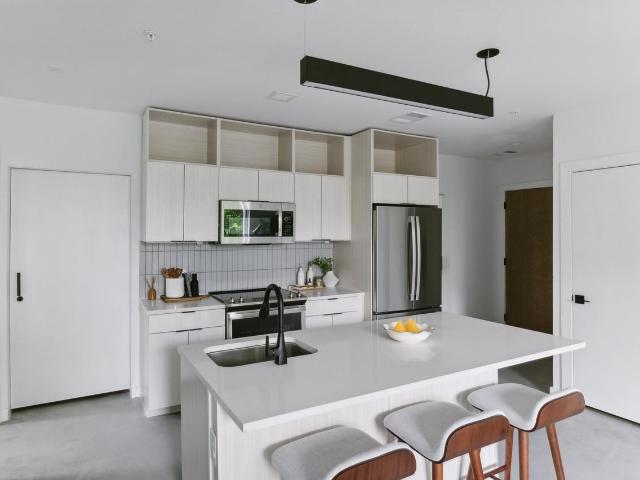 Furnished Rooms at Common Capitol 3 Bedroom Apartment for Rent at 1108 Nueces Street, Austin, TX 78701 Downtown Austin