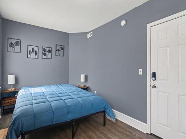 Furnished Rooms Forest Park Utilities Included High Speed WiFi Smart Locks Mini Fridge