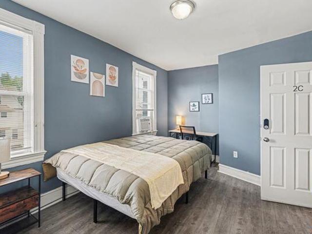 Furnished Rooms Forest Park Utilities Included High Speed WiFi Smart Locks Mini Fridge