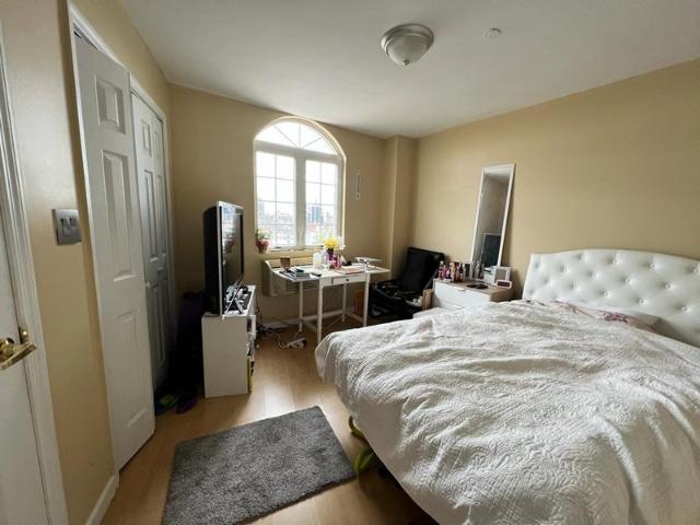 Furnished Rooms & Full Apt in Queens Astoria