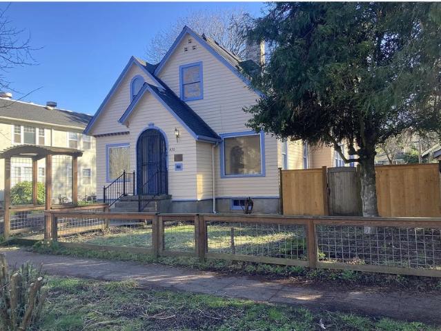 FURNISHED ROOMS IN HISTORIC 1920S HOME — BIKE TO