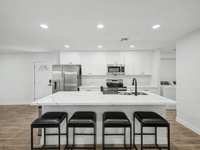 Furnished Rooms • Near Transit • Utilities Includ
