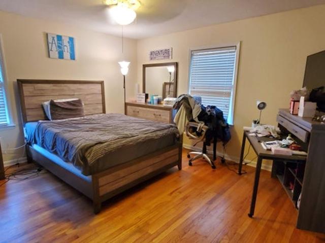 Furnished Rooms Near UNC Parking, Study House