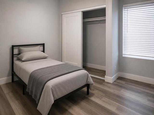 Furnished Rooms Near Downtown Sacramento | WiFi + Laundry | Move In Ready