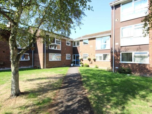 Furnished Welland Close, Langley SL3, 2 bed flat to rent, £1,400 pcm | PrimeLocation