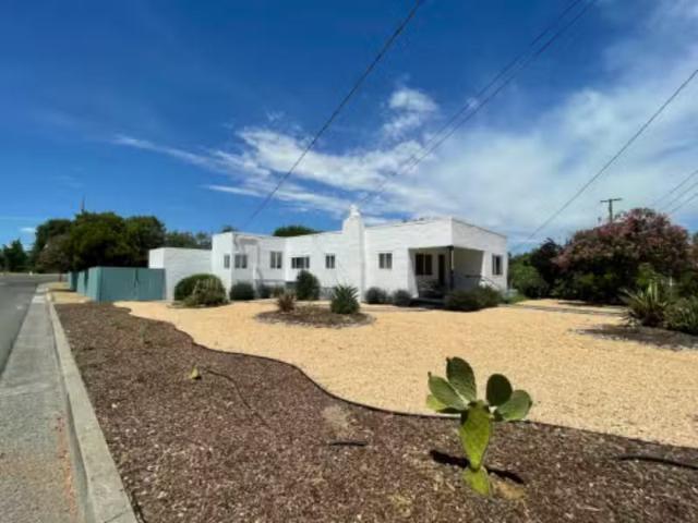 Furnished West side beauty! 4 BR 2 ba 2562 Old Eureka Way