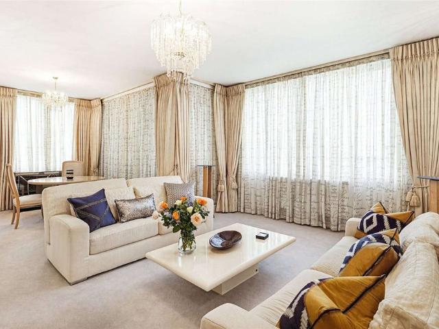Furnished two bed flat located in Chelsea Harbour