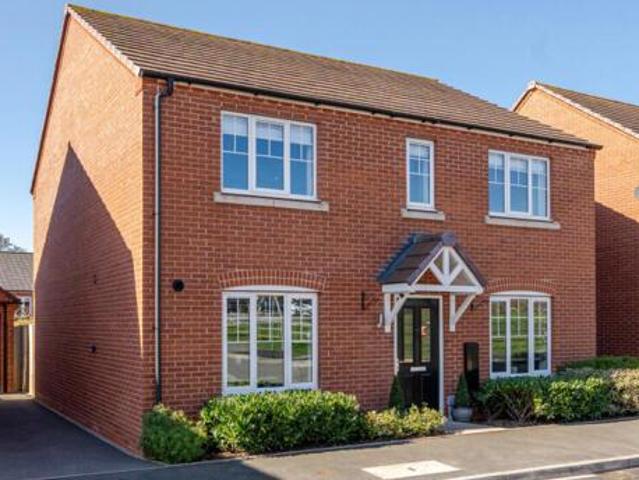 Furrow Close, Holly Green, 4 Bedroom Detached
