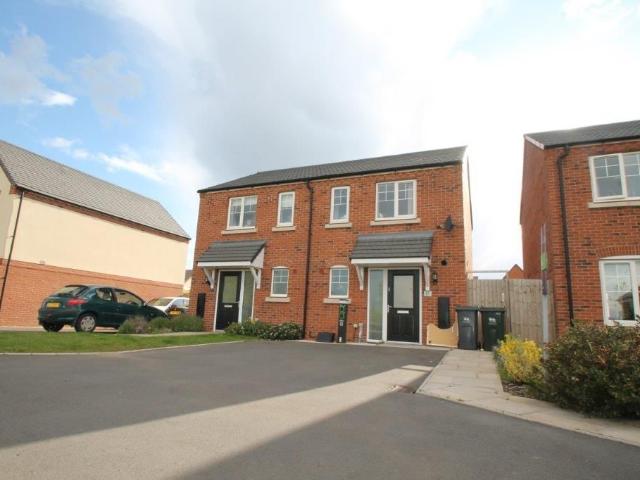 Furrow Close, Upton Upon Severn WR8, 2 bed property to rent, £1,200 pcm | PrimeLocation