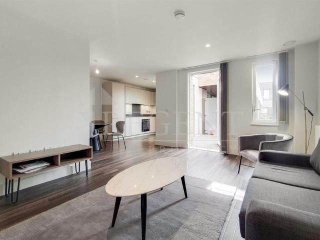 Fusion Apartments, Moulding Lane, SE14 2 bed apartment to rent £2,600 pcm £600 pw