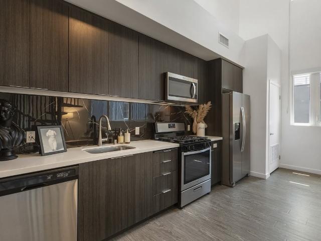 Fusion Hollywood 1 Bedroom Apartment for Rent at 5750 Hollywood Blvd, Los Angeles, CA 90028 Hollywood Studio District