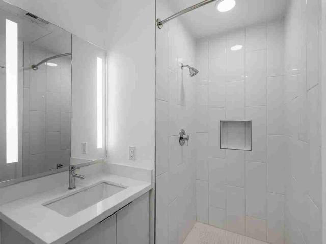 Fusion Hollywood 1 Bedroom Apartment for Rent at 5750 Hollywood Blvd, Los Angeles, CA 90028 Hollywood Studio District
