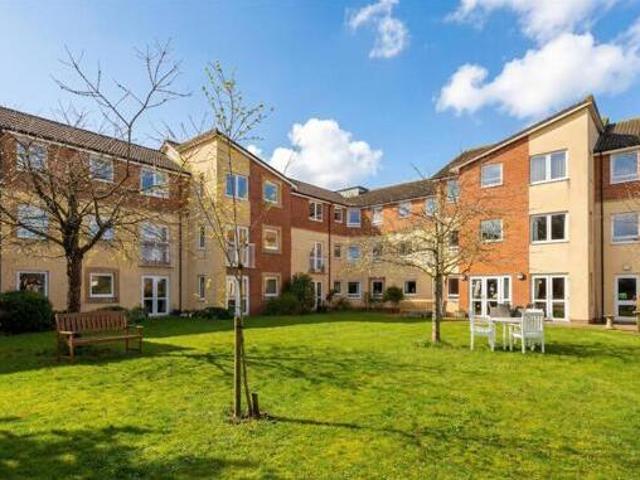 Fussells Court, Station Road, 1 Bedroom Apartment