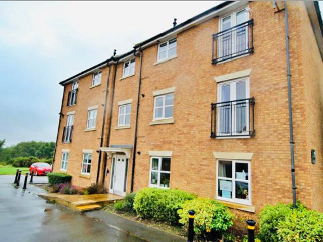 Fyne Court, Tamworth B77, 2 bed flat to rent, £900 pcm | PrimeLocation