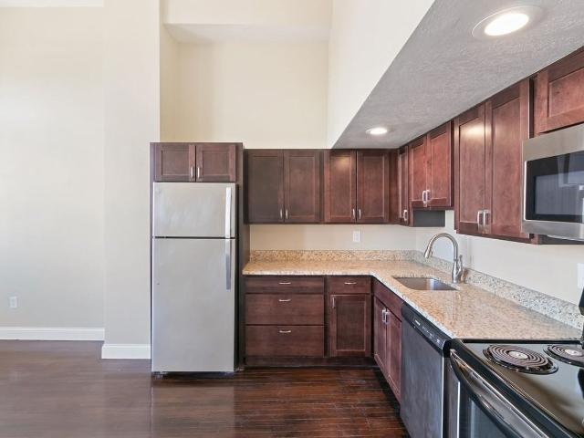 Fyfe Apartments 1 Bedroom Apartment for Rent at 10 W Adams Ave, Detroit, MI 48226 Downtown Detroit