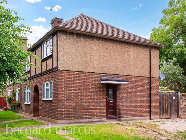 Fyfield Road, ENFIELD 2 bed apartment to rent £1,750 pcm £404 pw