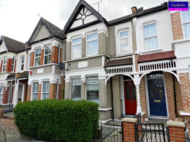 Fyfield Road, Enfield EN1 2 bed flat to rent £2,000 pcm £462 pw