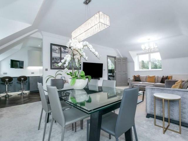 Games Road, Barnet EN4, 2 bed penthouse to rent, £3,250 pcm | PrimeLocation