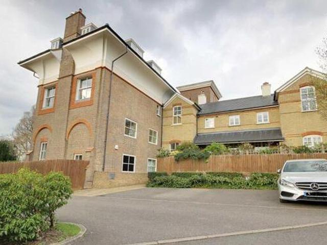 Games Road, Cockfosters, 2 Bedroom Apartment