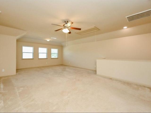 Gameroom, large bedroom, private bath 2nd floor