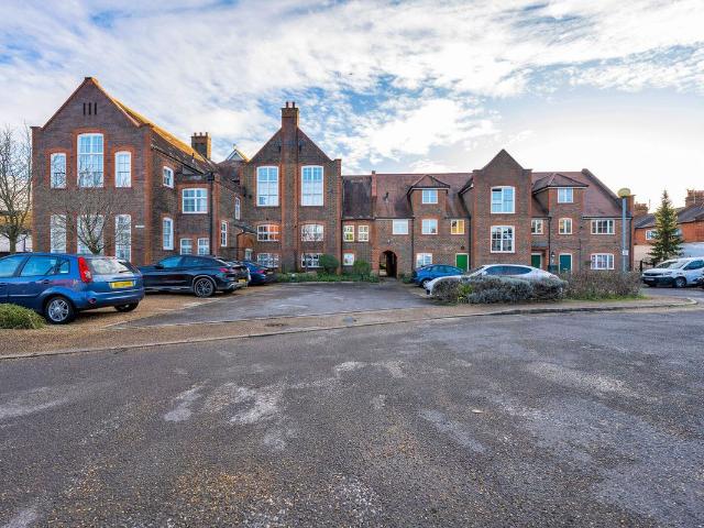 Gammons Lane, Watford, Watford WD24, 1 bed flat to rent, £1,350 pcm | PrimeLocation