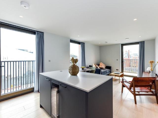 Ganton Street, Soho, W1F 2 bed apartment to rent £5,633 pcm £1,300 pw