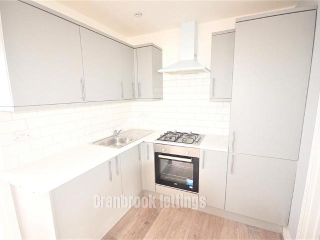 Gants Hill, IG2 2 bed flat to rent £1,650 pcm £381 pw