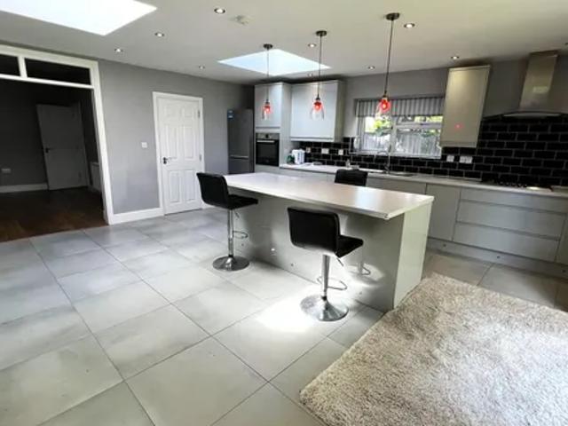 Gantshill Crescent, London, IG2 6TG, United Kingdom | 6 bed duplex for rent #127745560 | Rentberry
