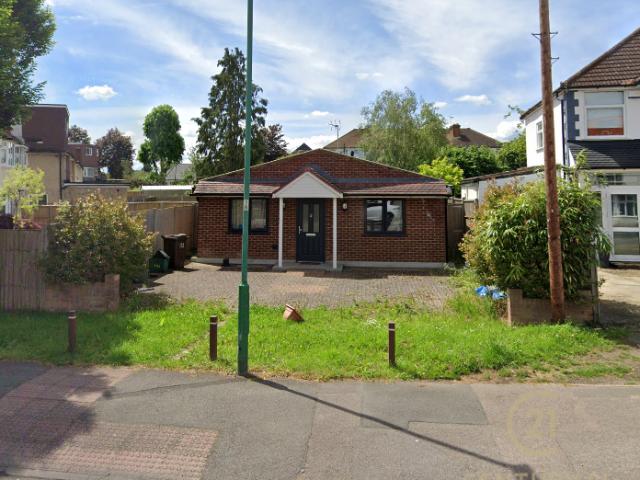 Gander Green Lane, SUTTON SM3 3 bed bungalow to rent £2,295 pcm £530 pw