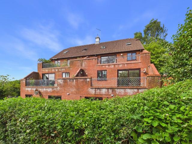 Gandon Vale, High Wycombe, Buckinghamshire HP13, 1 bed flat to rent, £1,200 pcm | PrimeLocation