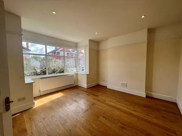 Gannon Road, Worthing, BN11 1 bedroom ground floor flat to rent