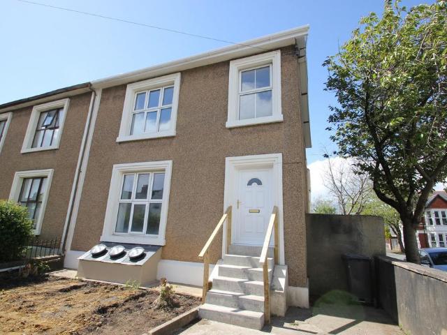 Gabalfa, Cardiff, CF14 4 bed flat to rent £2,400 pcm £554 pw
