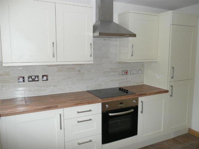 Gable Crest, Stibbs Hill, Bristol 2 bed apartment to rent £1,150 pcm £265 pw