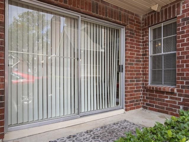 Gables Citywalk & Waterford Square 2 Bedroom Apartment for Rent at 2828 Greenbriar Dr, Houston, TX 77098 Greenway Upper Kirby
