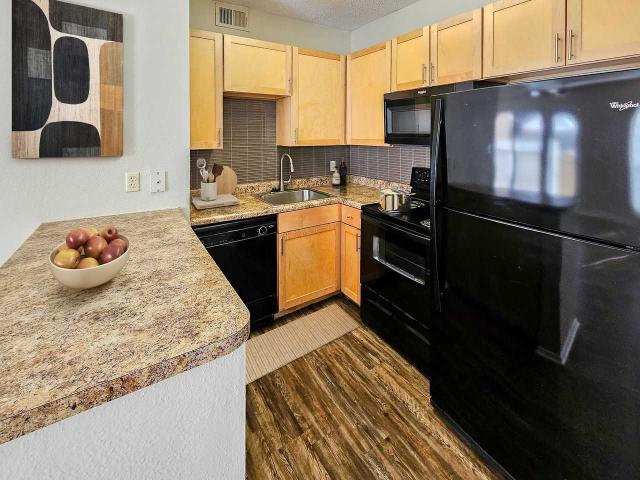 Gables Katy Trail Studio Apartment for Rent at 2821 Carlisle St, Dallas, TX 75204 Uptown