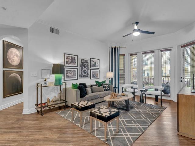 Gables Villa Rosa 1 Bedroom Apartment for Rent at 2650 Cedar Springs Rd, Dallas, TX 75201 Uptown
