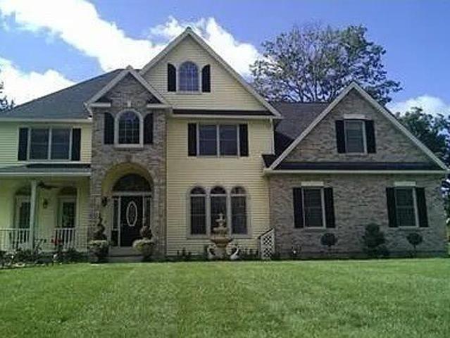 Gableview Ln, Southwick, Home For Sale