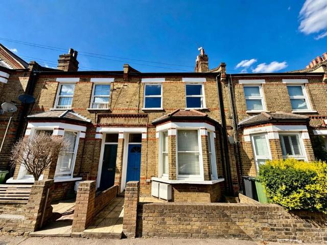 Gabriel Street, Forest Hill, London. 2 bed flat to rent £2,250 pcm £519 pw