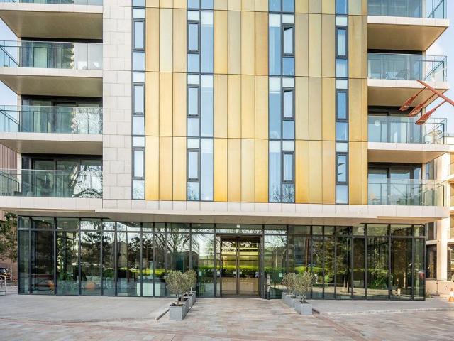 Gabriel Walk, Elephant and Castle. 2 bed flat to rent £3,250 pcm £750 pw